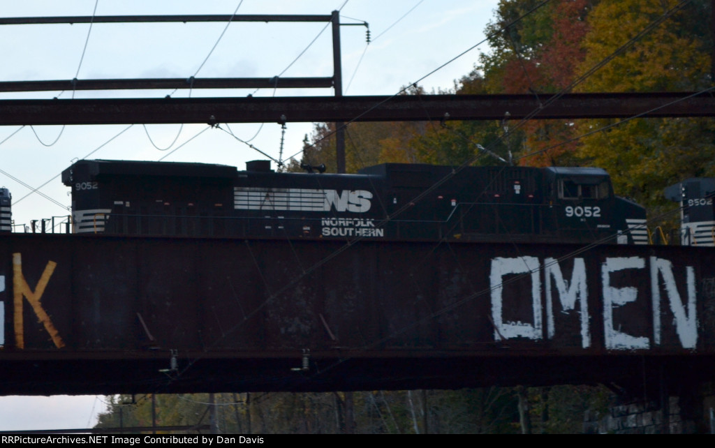 NS C40-9W 9052 on 17G